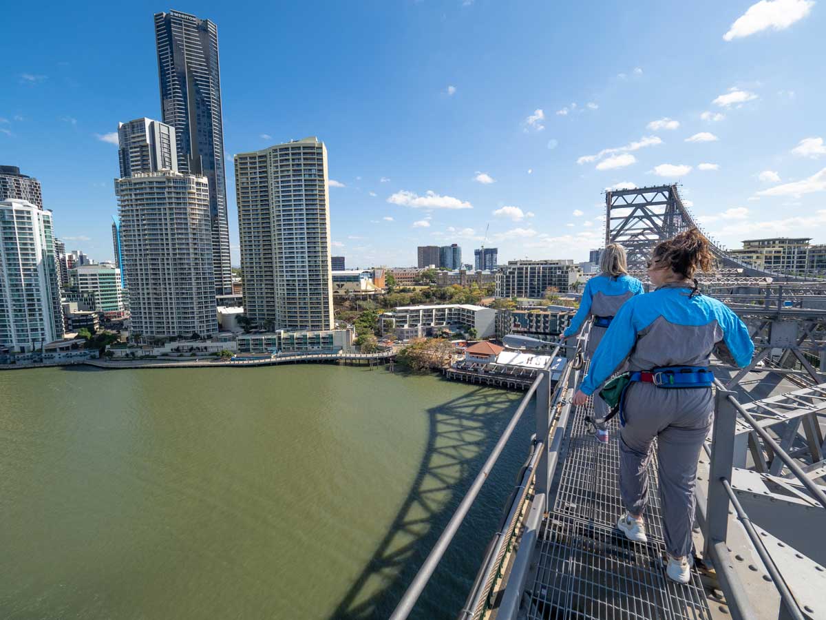 Story Bridge in Brisbane | Climbing above the river at Kangaroo Point